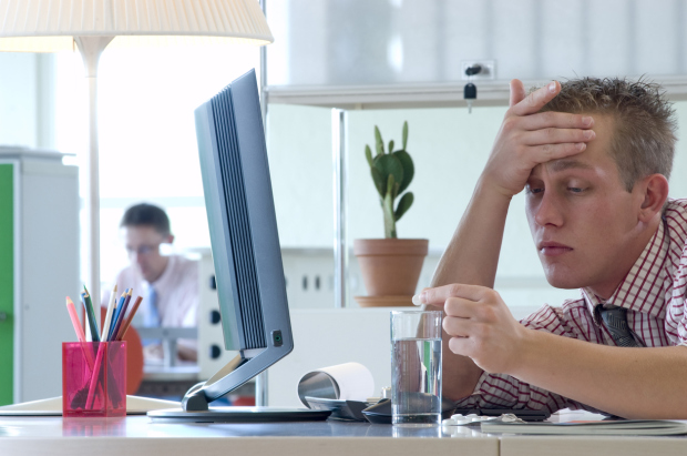 Qué es, cómo prevenir y cómo tratar una resaca - Movida Sana