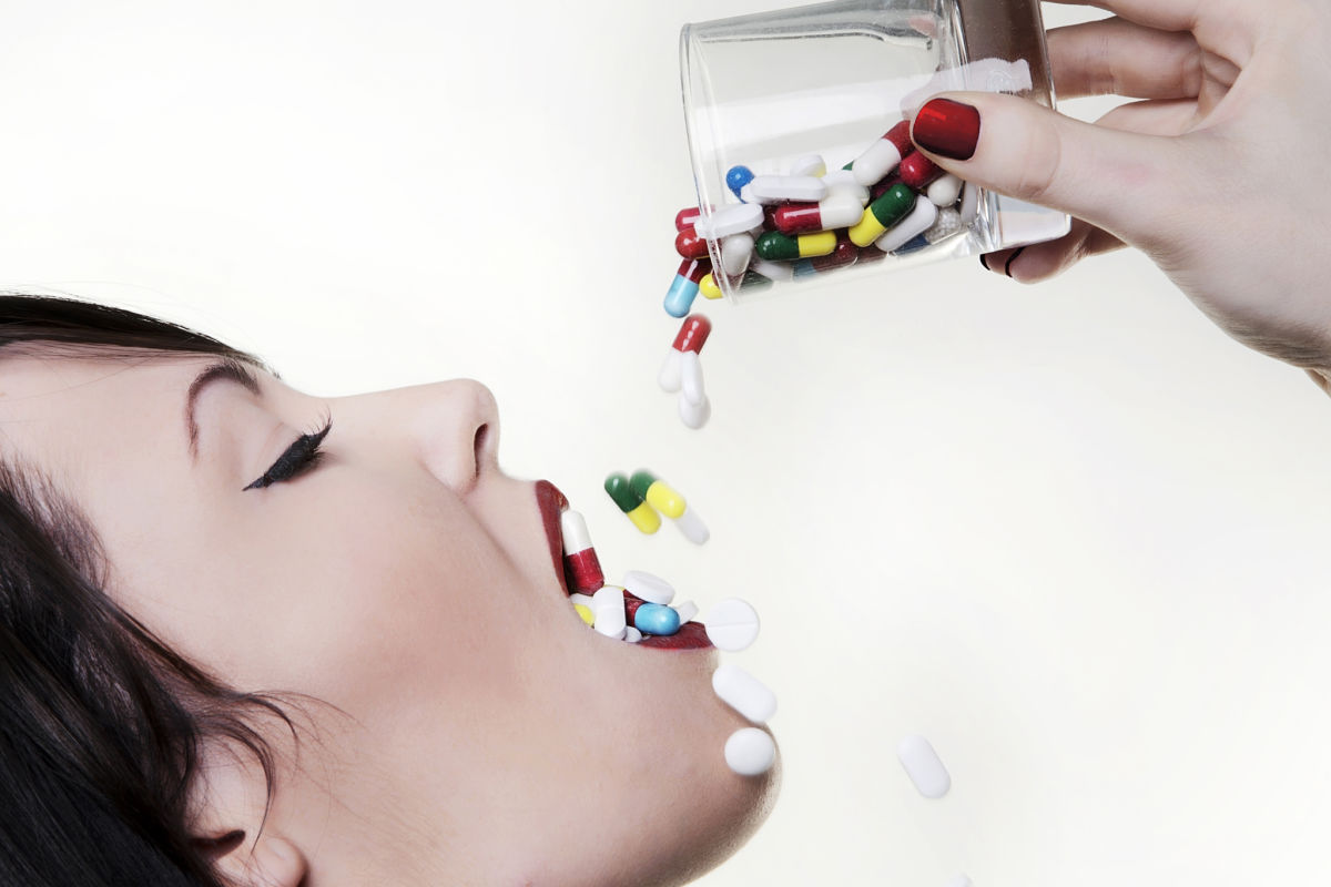 Automedicarse: ¿una práctica preligrosa o una solución con mala prensa ...