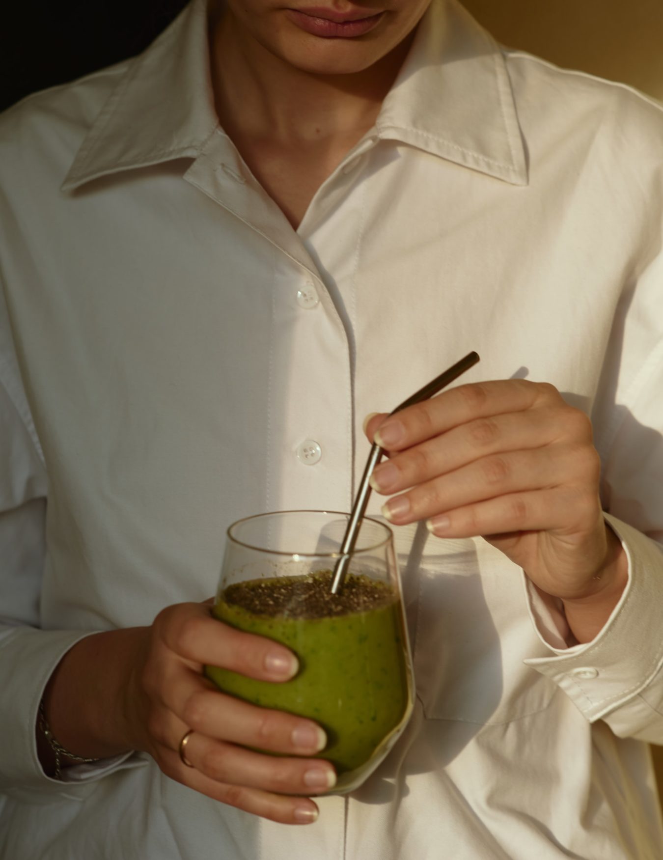 8 beneficios del jugo de apio en ayunas: salud en vaso